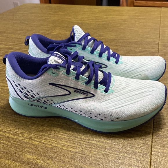 Brooks | Shoes | Model Number 23571b127 Brooks Levitate 5 Womans ...